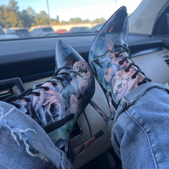 Shoes | Well Worn Preowned Womens Shoes Size 8 | Poshmark